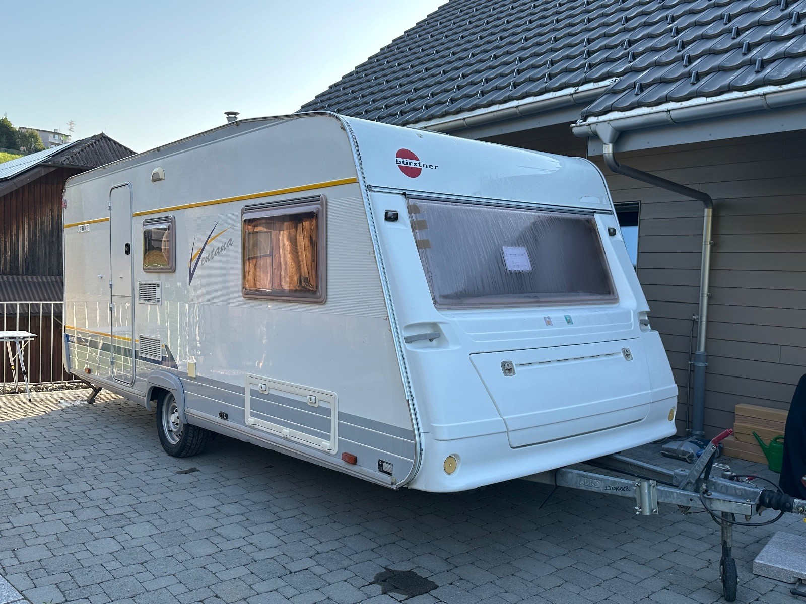 Wohnwagen in Steinhuserberg mit 6 Schlafplätzen ab CHF 78 / Nacht mieten – MyCamper