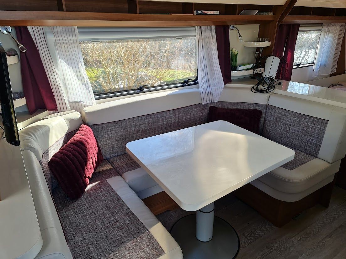 Wohnwagen in Helsinge mit 6 Schlafplätzen ab CHF 110 / Nacht mieten – MyCamper