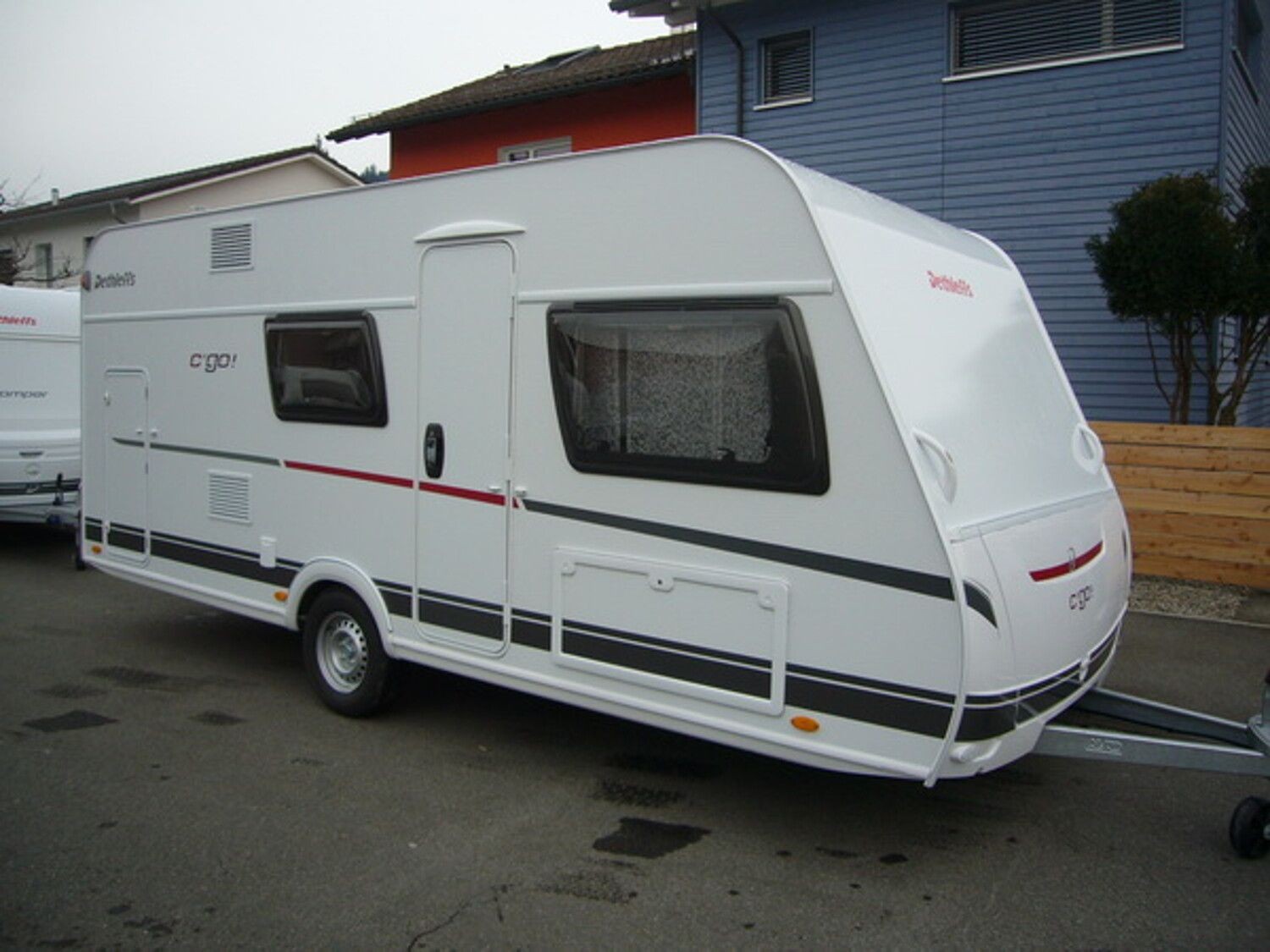 Wohnwagen in Ebikon mit 6 Schlafplätzen ab CHF 169 / Nacht mieten – MyCamper