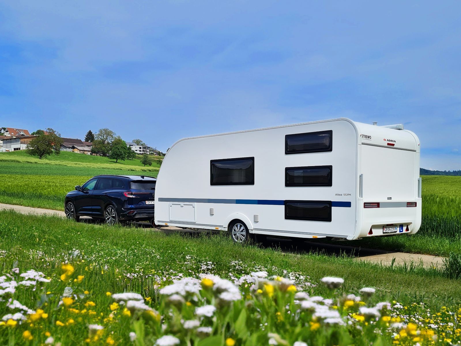Rent caravan in Mettmenstetten with 7 sleeping spots – MyCamper