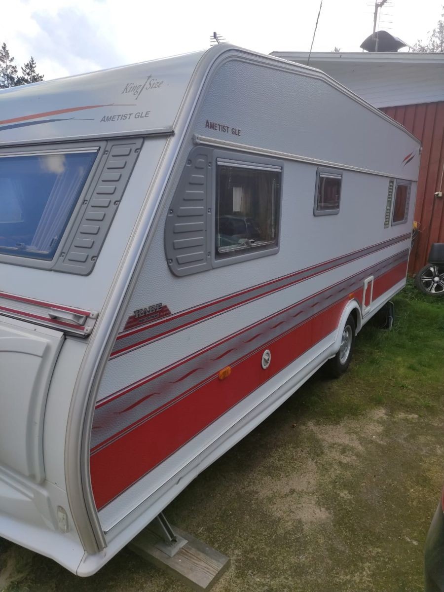 Lej Campingvogn i Kiviniemi med 4 sengepladser fra 424 DKK / nat – MyCamper