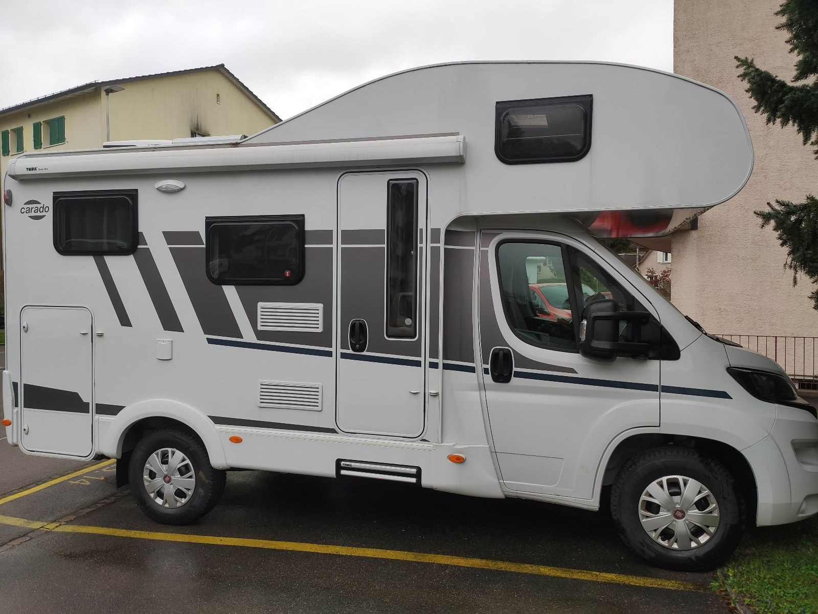 Wohnmobil in Wallisellen mit 2 Schlafplätzen ab CHF 713 / Nacht mieten – MyCamper