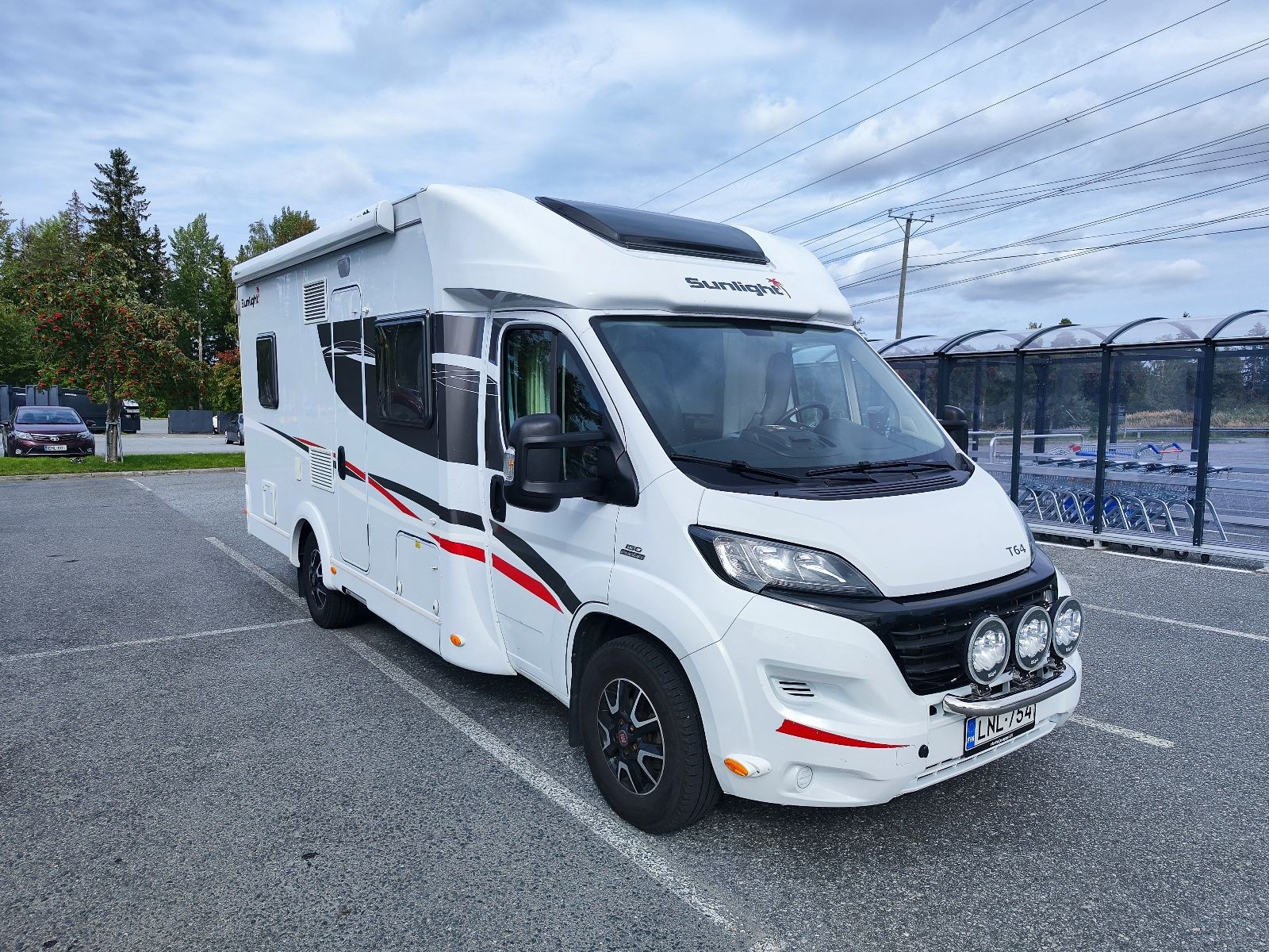 Louer Camping-car à kuopio avec 6 couchage(s) à partir de CHF 161 ...