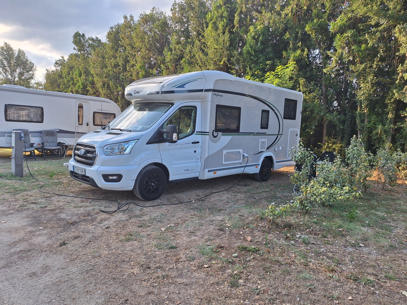 Rent Motorhome in Torslanda with 4 sleeping spots – MyCamper