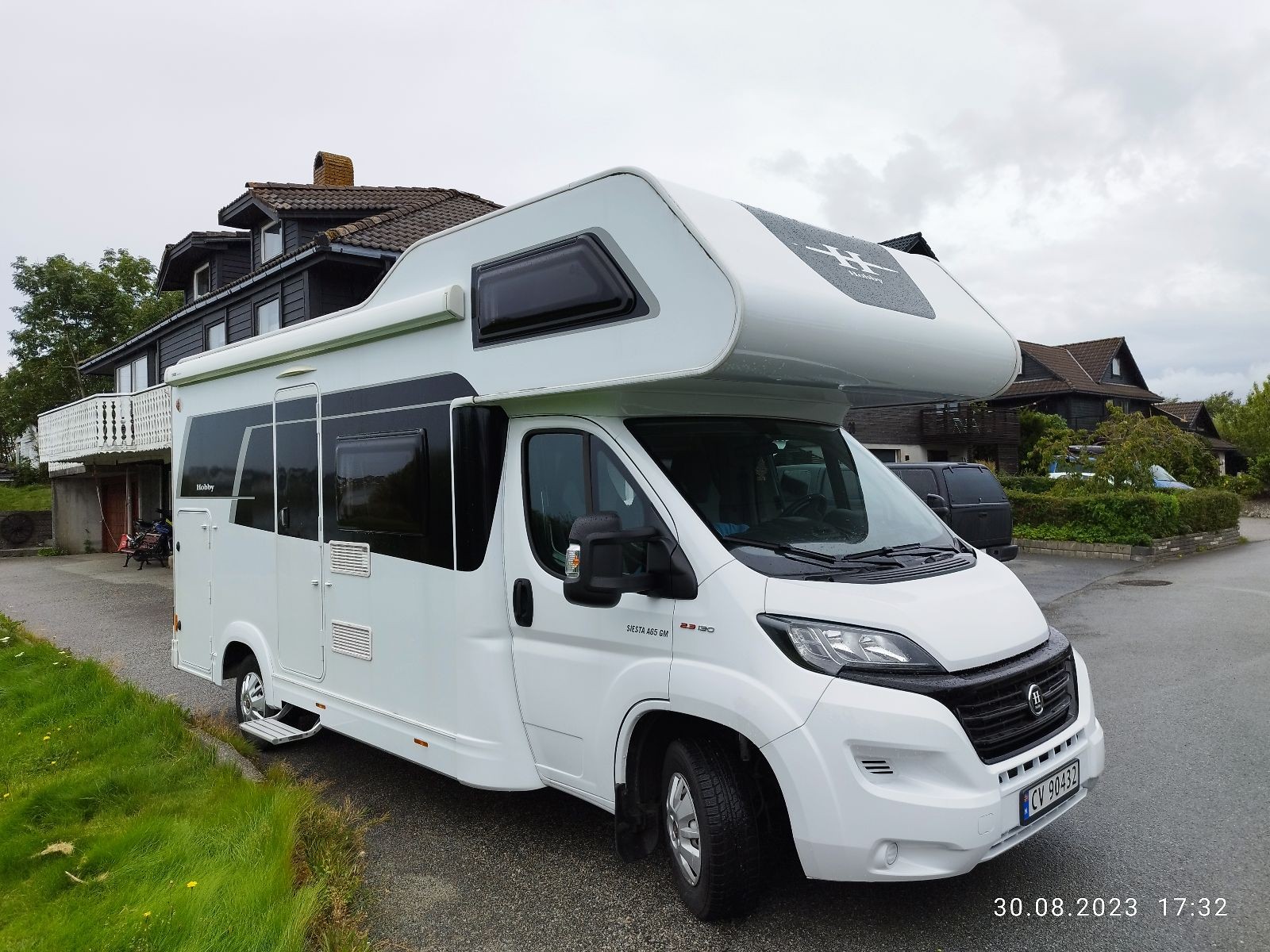 Wohnmobil in Åkrehamn mit 6 Schlafplätzen ab CHF 184 / Nacht mieten ...