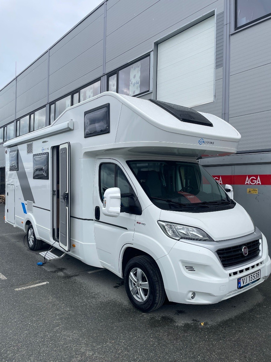 Rent Motorhome in Molde with 6 sleeping spots – MyCamper